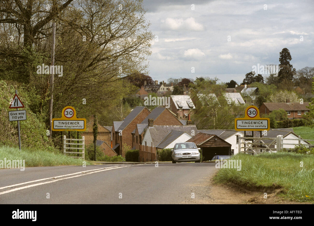 Village Speed Limit 30 MPH Stock Photo - Alamy Village Speed Limit 30 MPH Stock Photo - Alamy