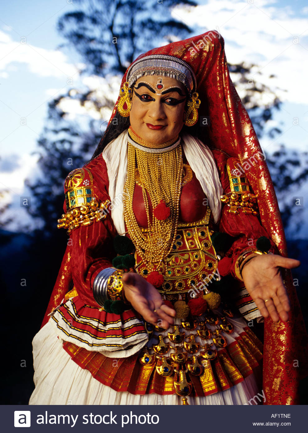 Female Kathakali Dancer Stock Photos & Female Kathakali Dancer Stock ...