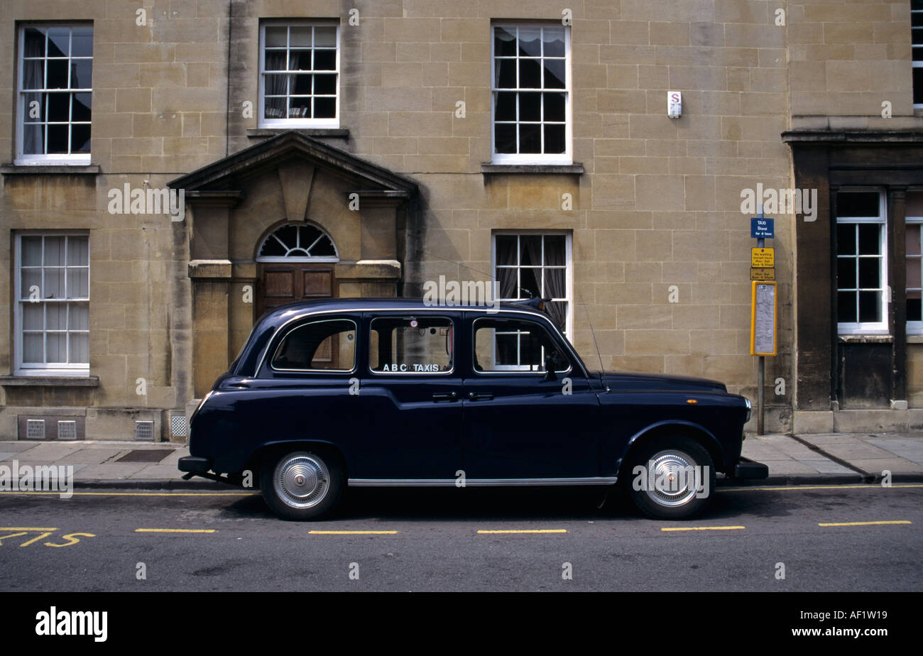 Hackney cab hi-res stock photography and images - Alamy