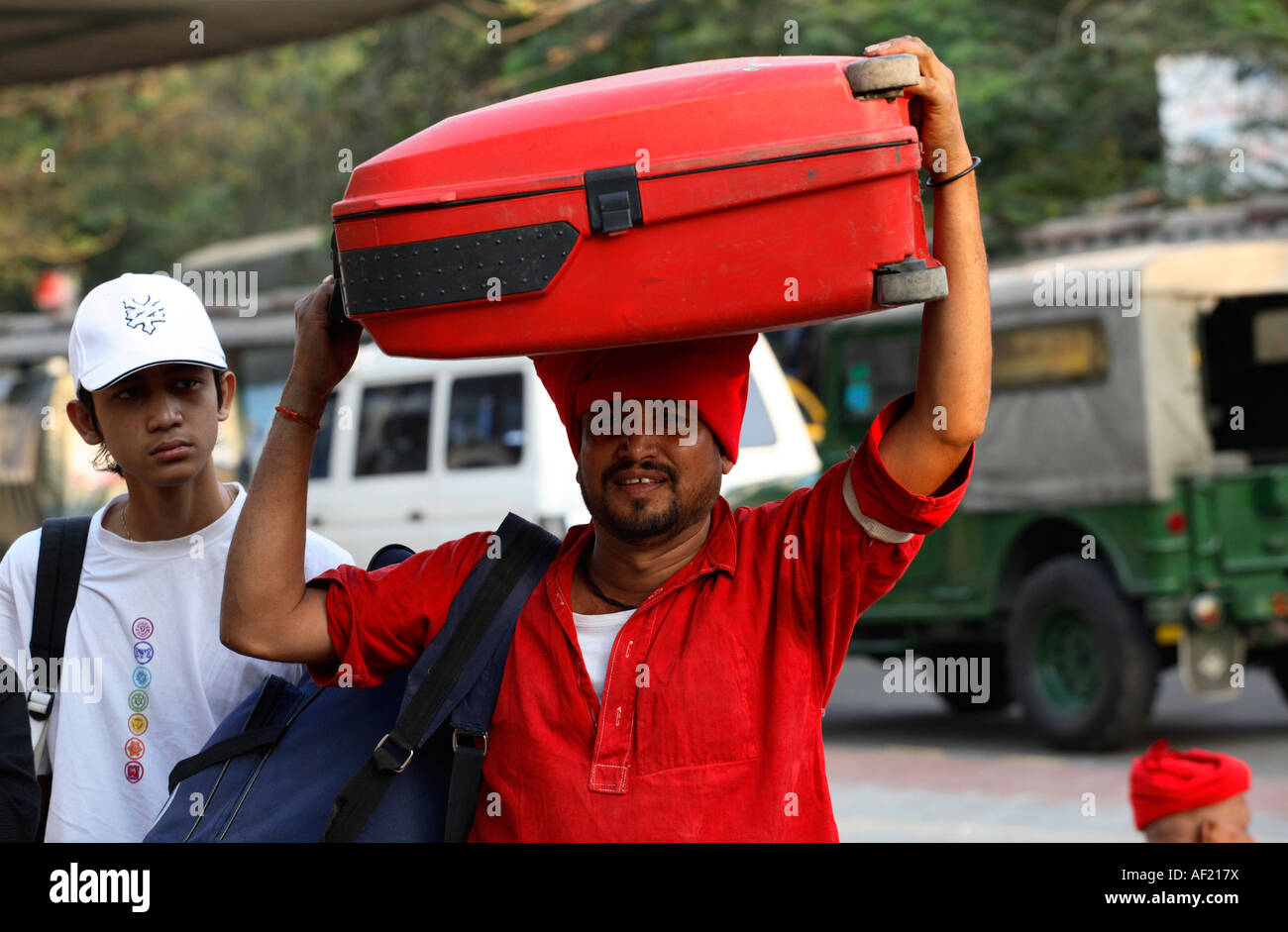Railway porter hi-res stock photography and images - Alamy