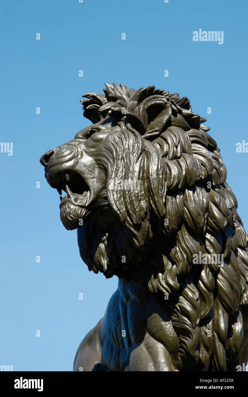 Close up of the Forbury Lion statue in Forbury Gardens Reading ...