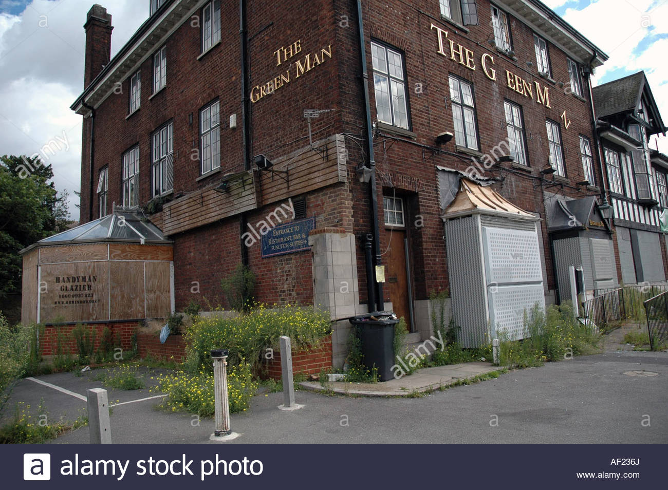 Derelict Pub England Stock Photos & Derelict Pub England Stock Images ...