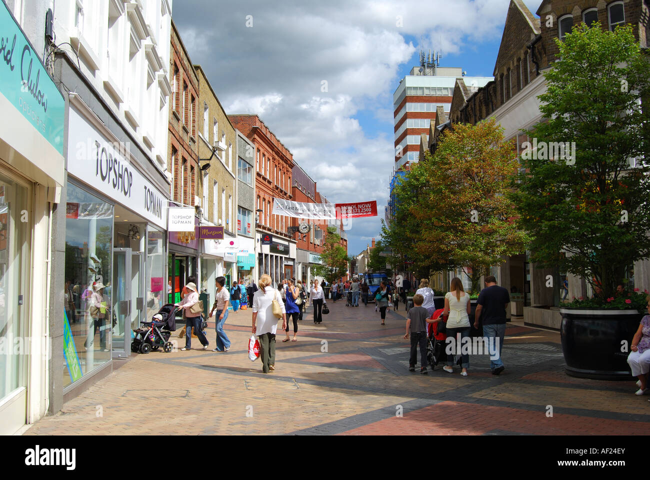 The High Street, Maidenhead, Berkshire, England, United Kingdom Stock ...