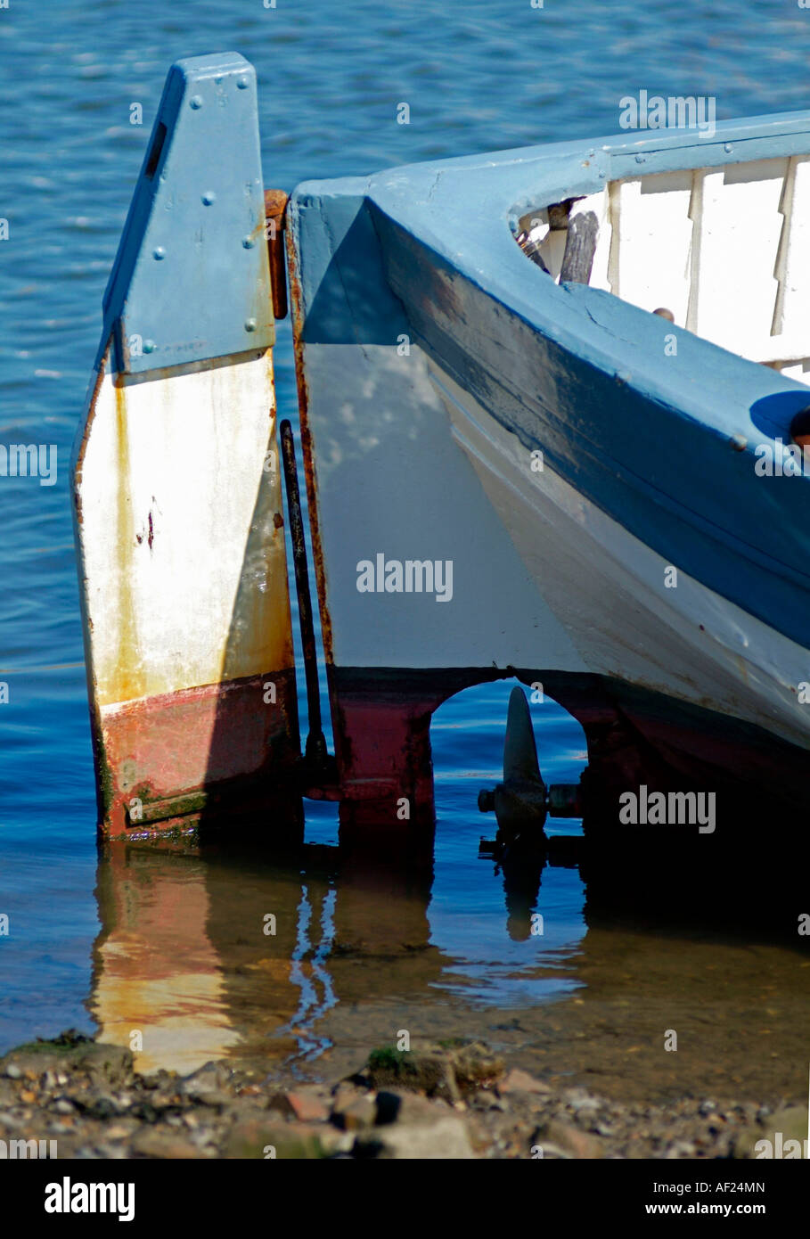 beached fishing boat Stock Photo - Alamy