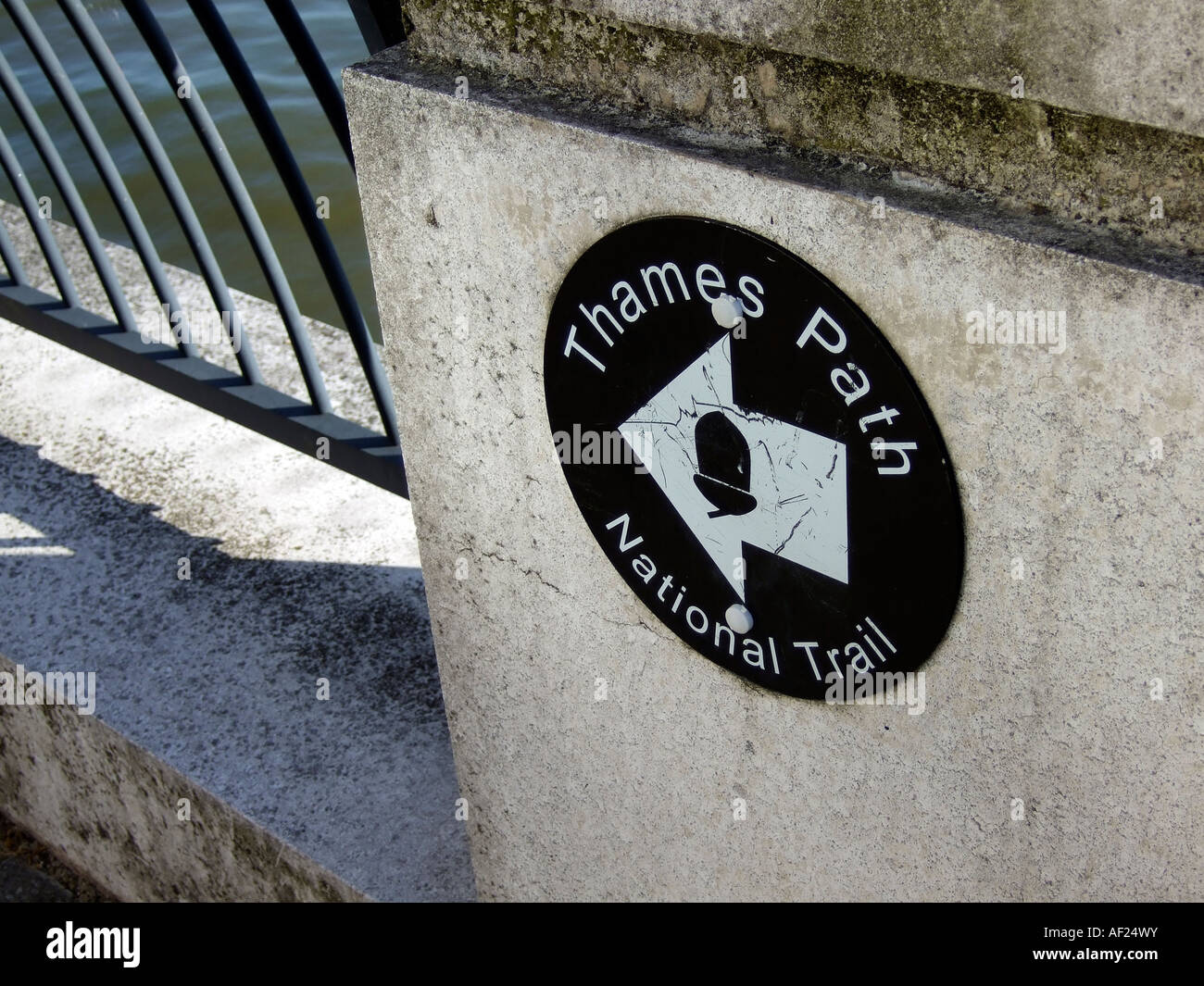 Thames Path National Trail Stock Photo - Alamy