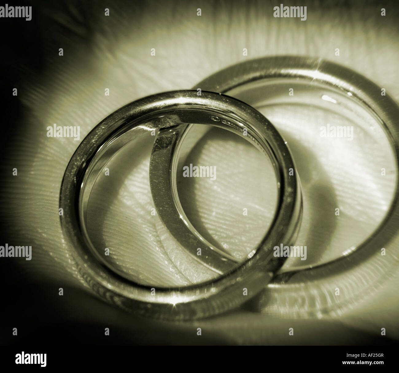 Overlapping rings hi-res stock photography and images - Alamy