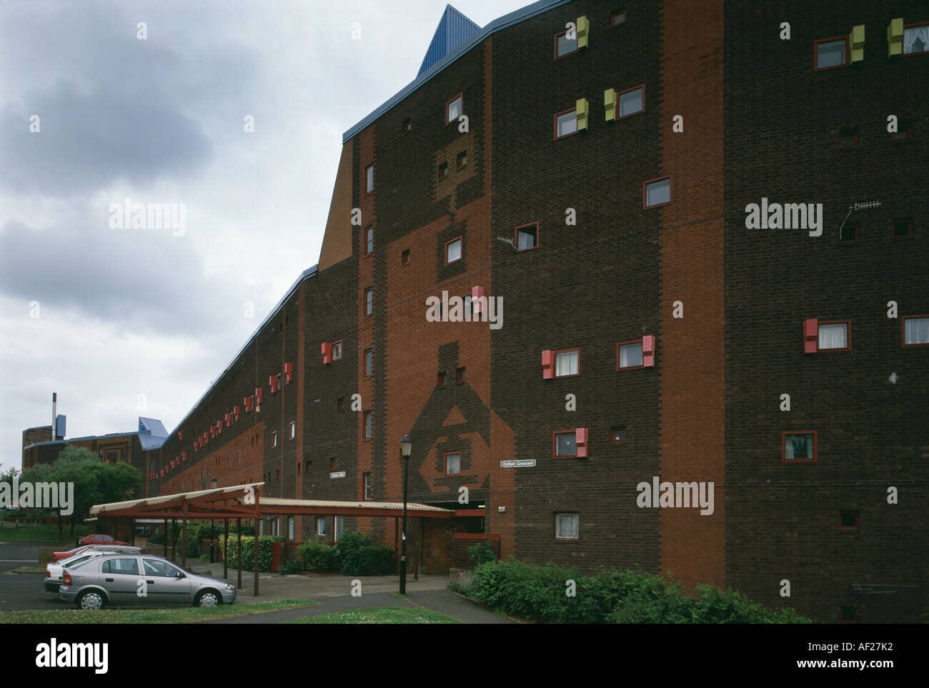 Byker Wall, Newcastle upon Tyne, England, 1968 - 1980. Architect: Ralph ...