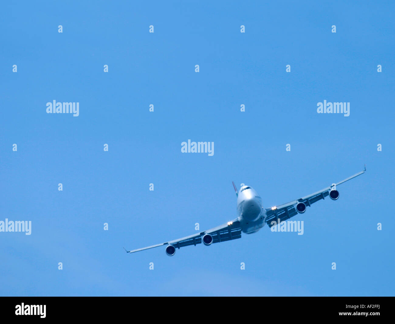 Air right front view hi-res stock photography and images - Alamy