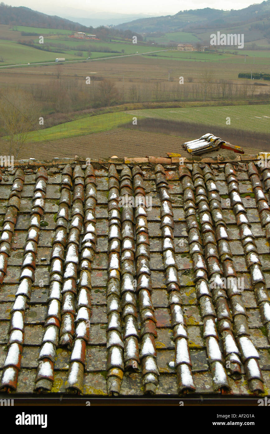 Old rough tiles roof hi-res stock photography and images - Alamy