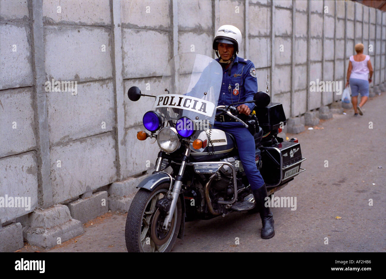 Policia cuba hi-res stock photography and images - Alamy