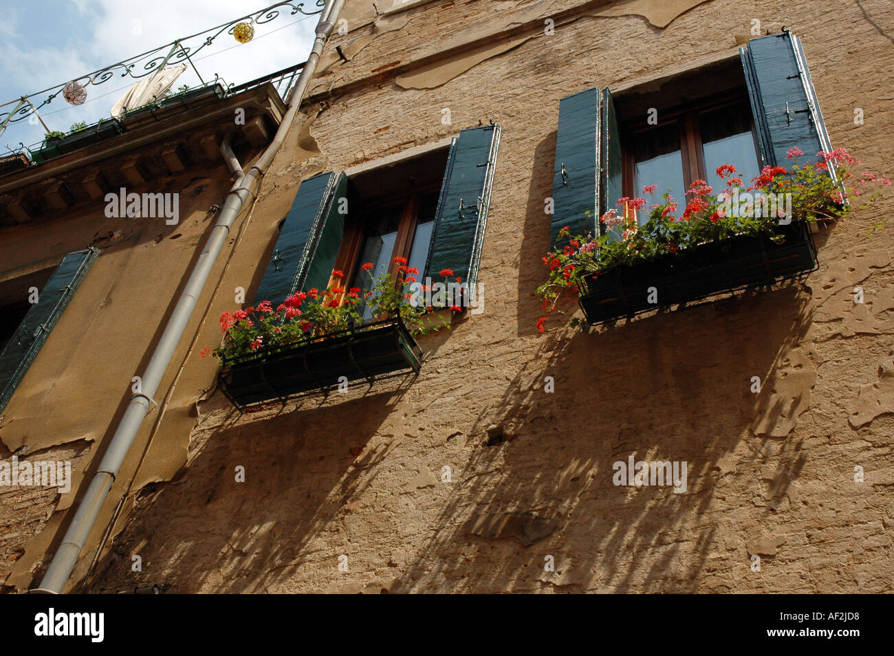 Venice window garden architecture house windows Stock Photo - Alamy