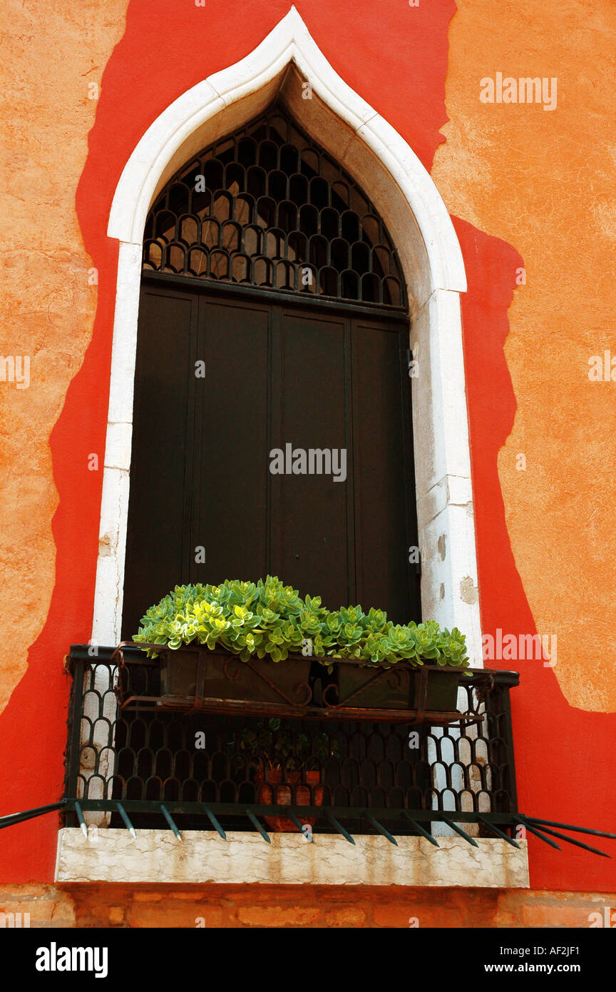 Venice window garden architecture house windows Stock Photo - Alamy
