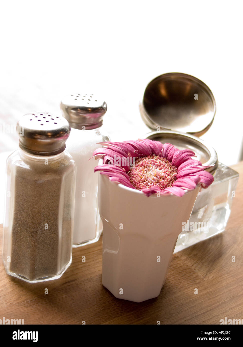 Salt & pepper Stock Photo - Alamy