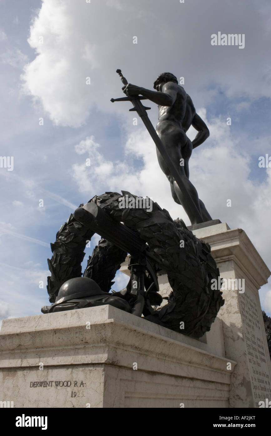 Machine gun corps statue hi-res stock photography and images - Alamy