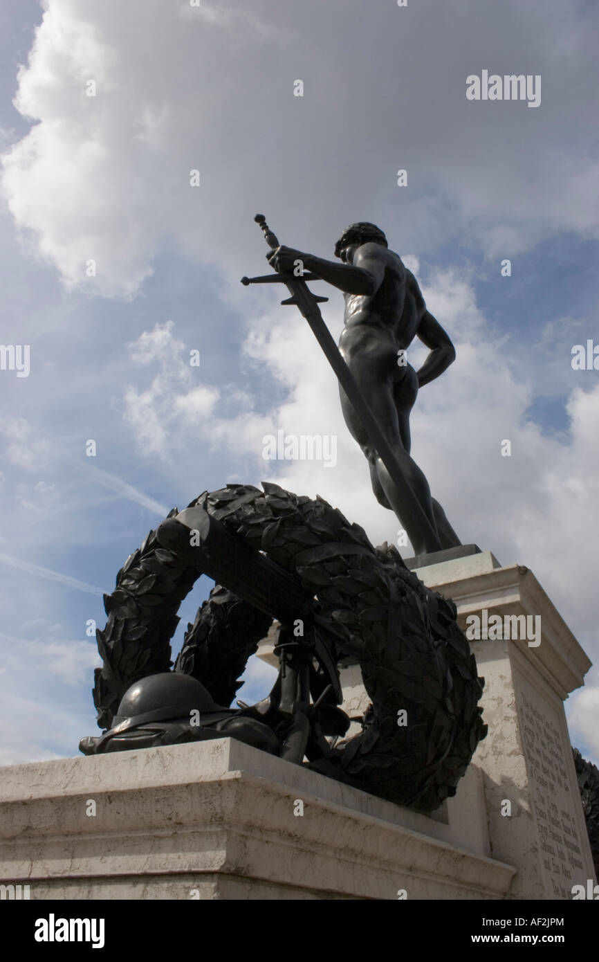 Machine gun corps statue hi-res stock photography and images - Alamy
