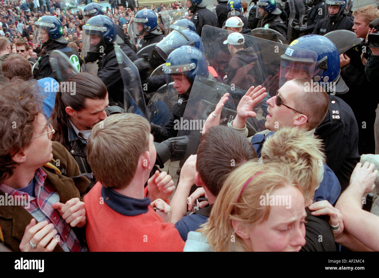 Police officer crowd protestor social issues hi-res stock photography ...