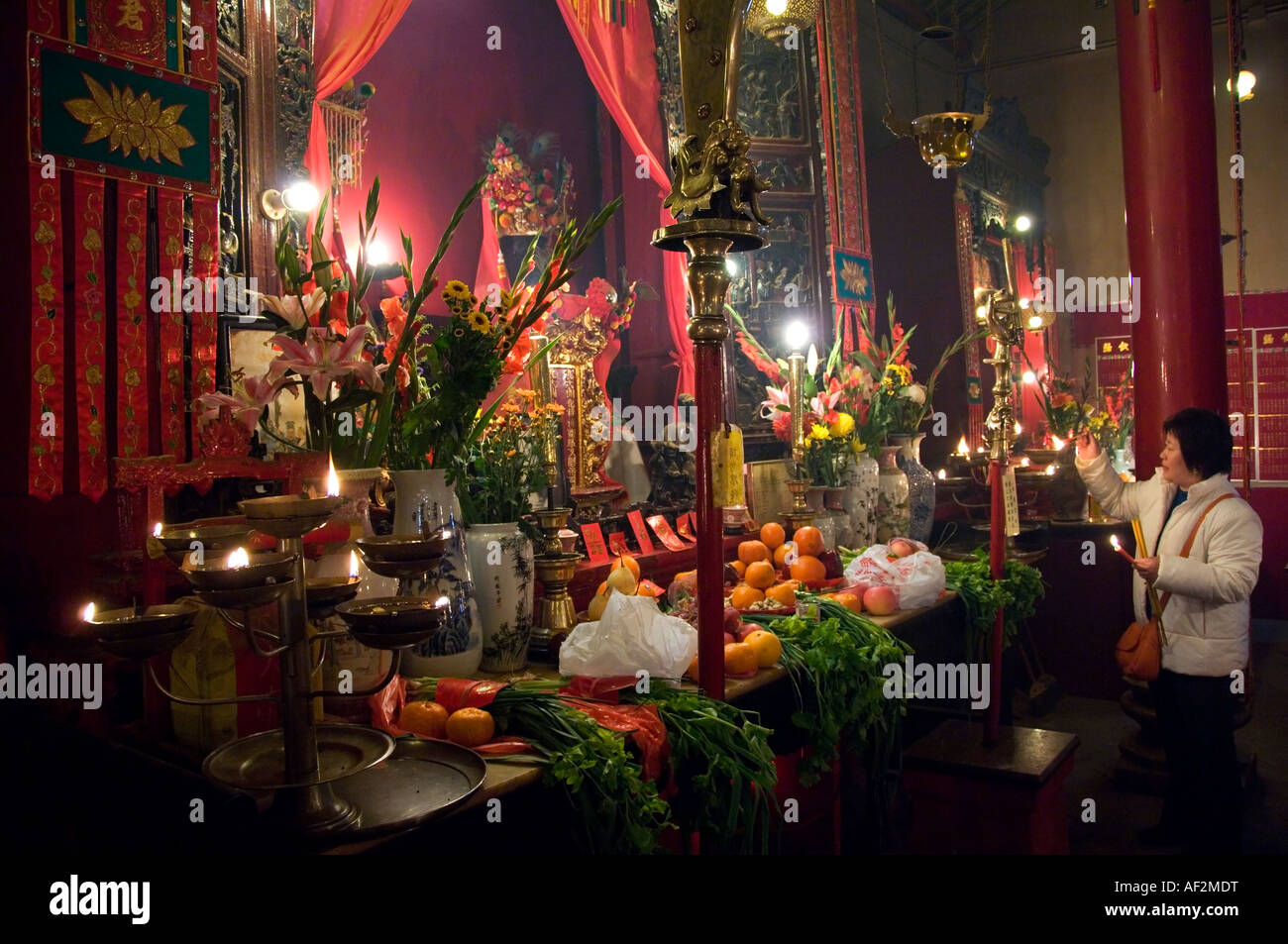 Man mo temple exterior hi-res stock photography and images - Alamy