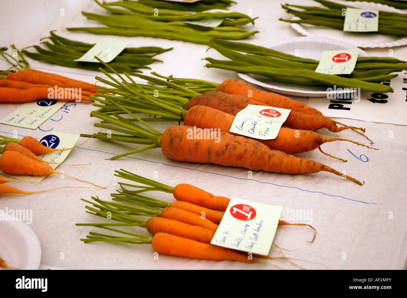 Show carrots hi-res stock photography and images - Alamy
