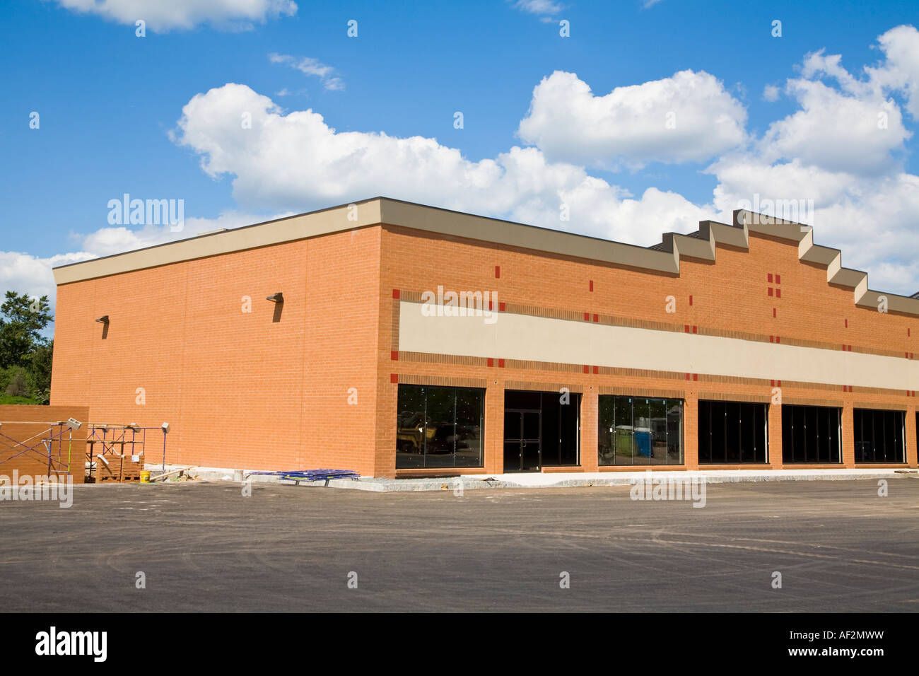 New Shopping Mall under Construction Stock Photo - Alamy
