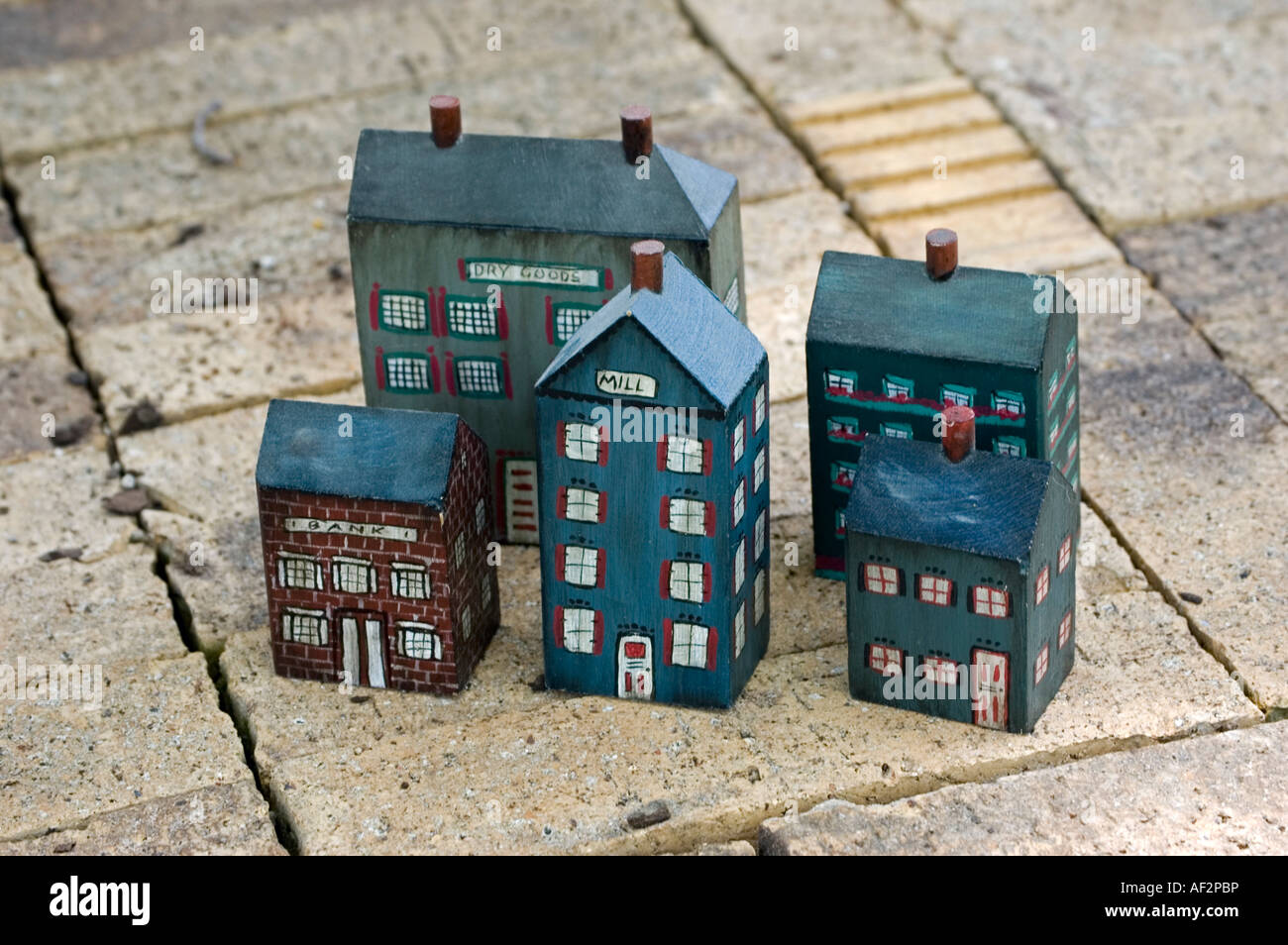 Miniature homes hi-res stock photography and images - Alamy