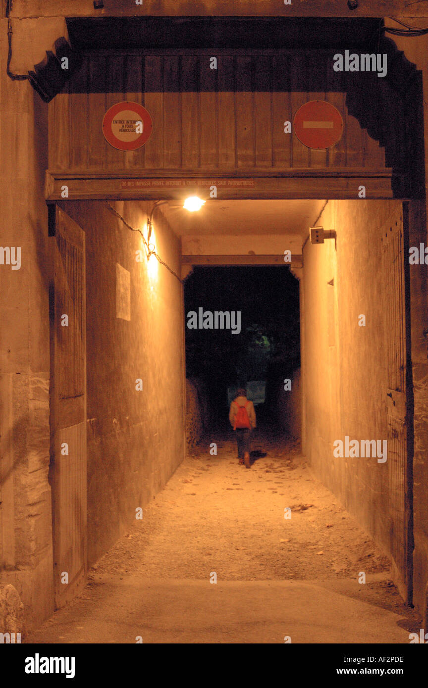 Dimly lit figure hi-res stock photography and images - Alamy
