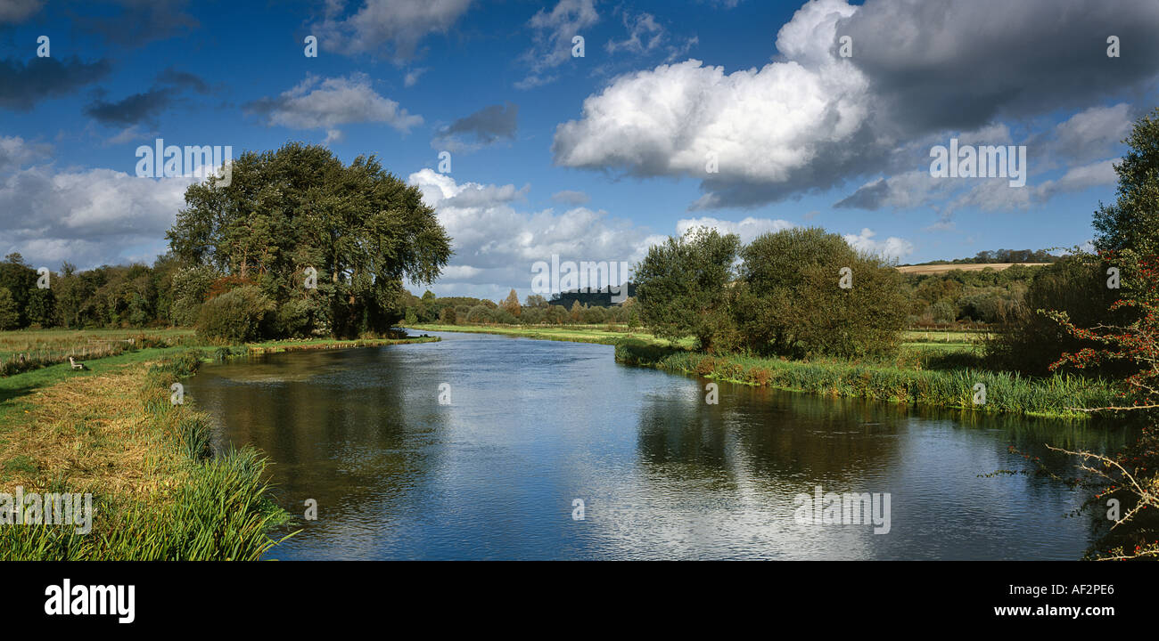 THE RIVER TEST NR MOTTISFONT HAMPSHIRE ENGLAND UK Stock Photo - Alamy