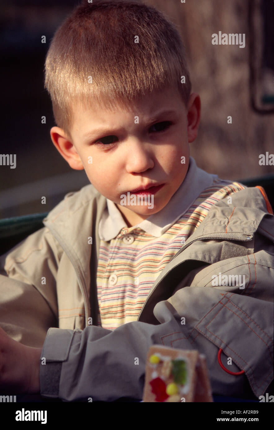Child peering peer peeking hi-res stock photography and images - Alamy