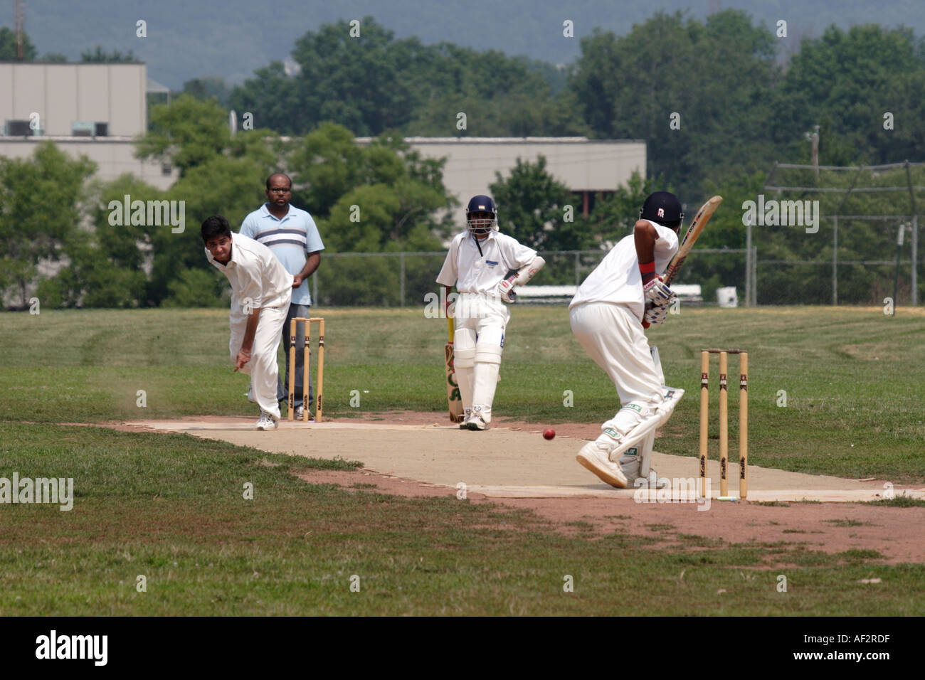 Bowler sport hi-res stock photography and images - Alamy