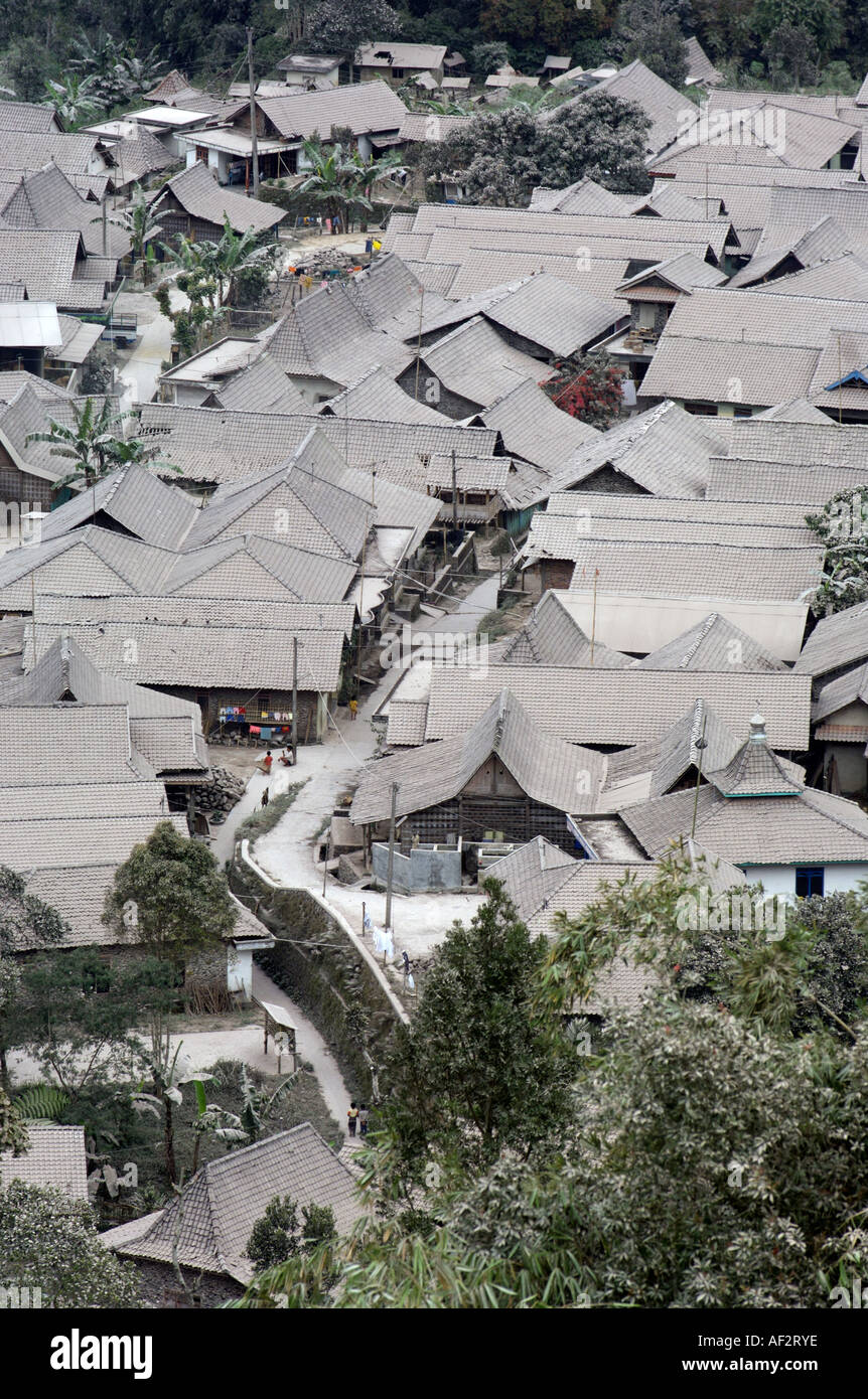 Merapi volcano emitted large gas clouds covering Keteb village in ...