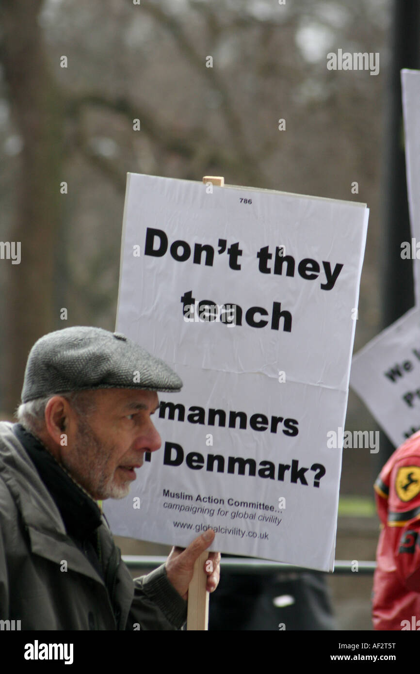 Islamic Protest in London Against the Danish Cartoons Stock Photo - Alamy