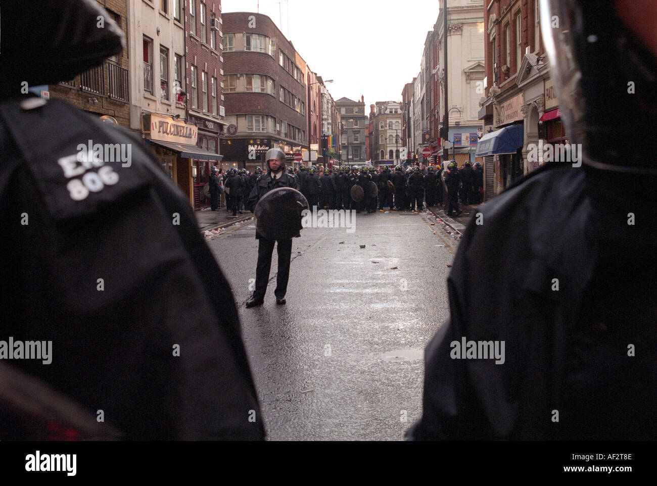 Riot police called into Trafalgar Square during mayday 2000 protest ...