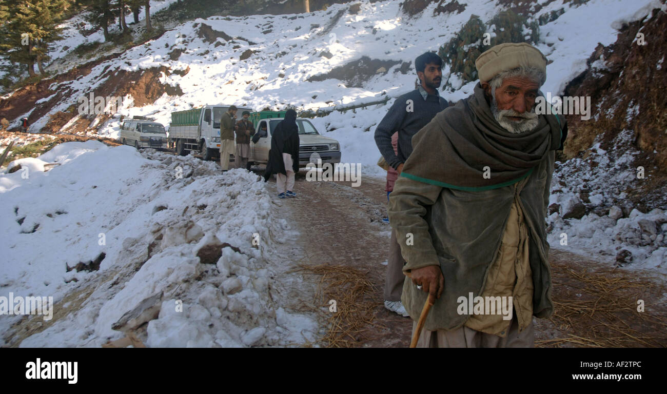 Pakistan destroyed in the 2005 earthquake hi-res stock photography and ...
