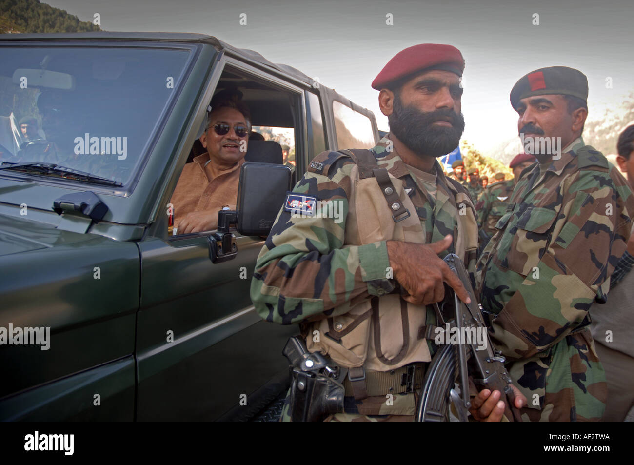 Pakistan destroyed in the 2005 earthquake hi-res stock photography and ...