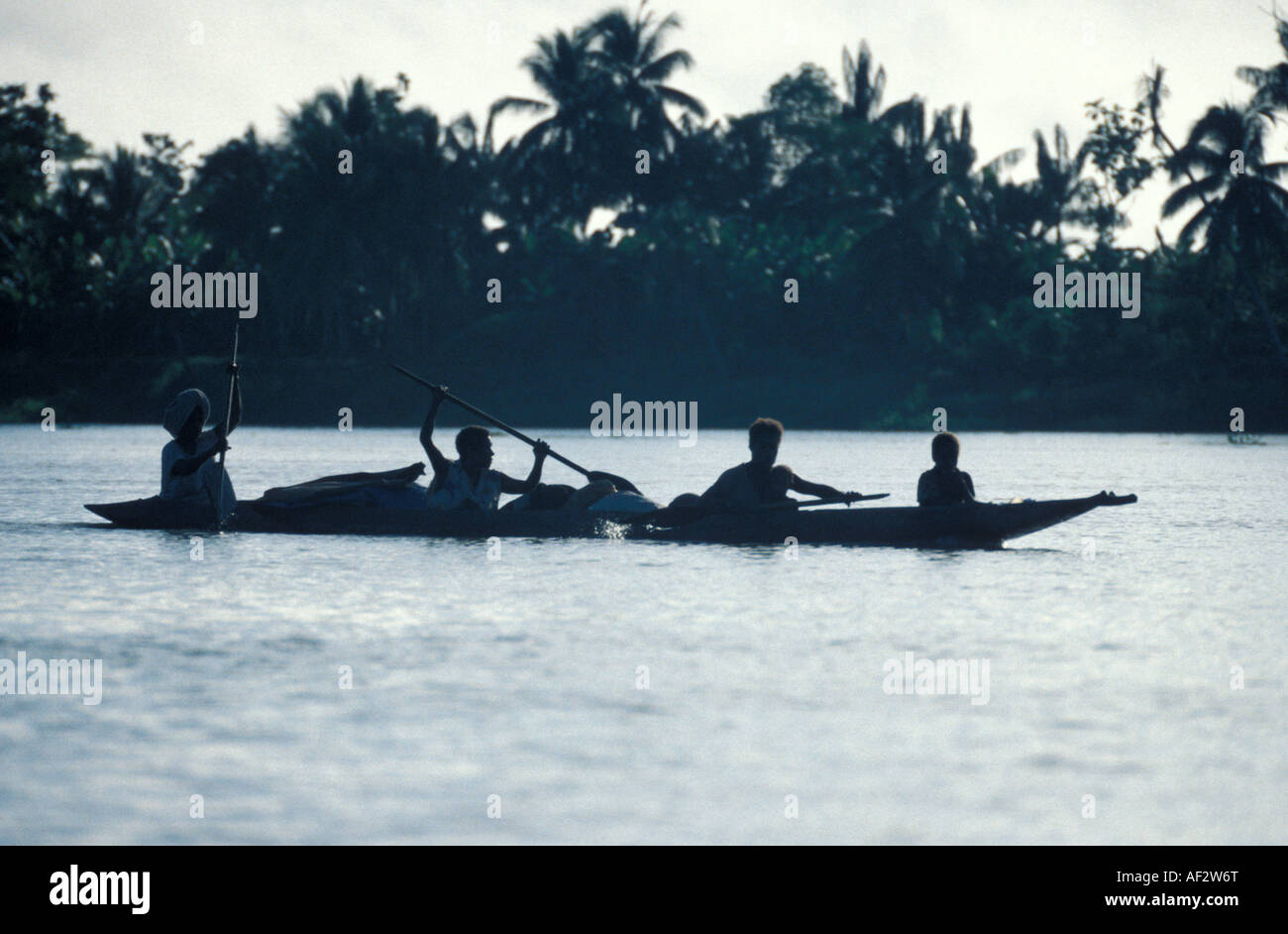 Sepik river papua new guinea canoe hi-res stock photography and images ...