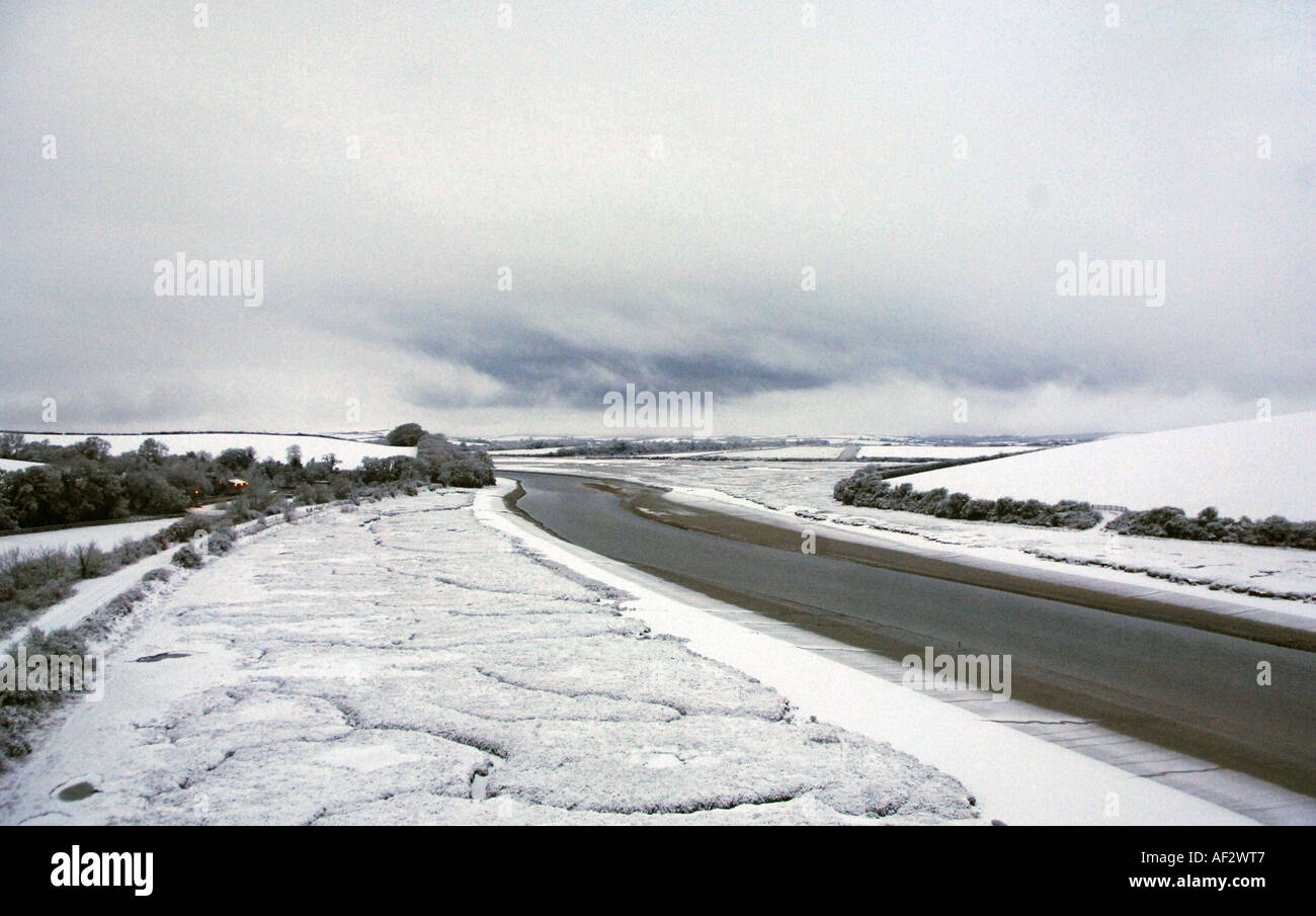 Snow covered Wadebridge on the Camel estuary, North Cornwall, England ...