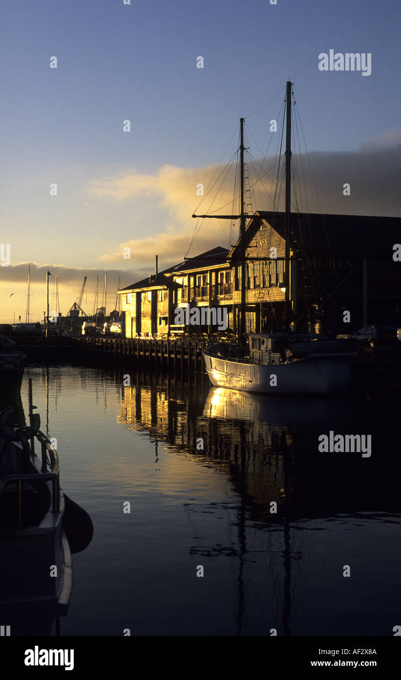Victoria Dock and Mures Fish Restaurant at dawn, Hobart, Tasmania ...