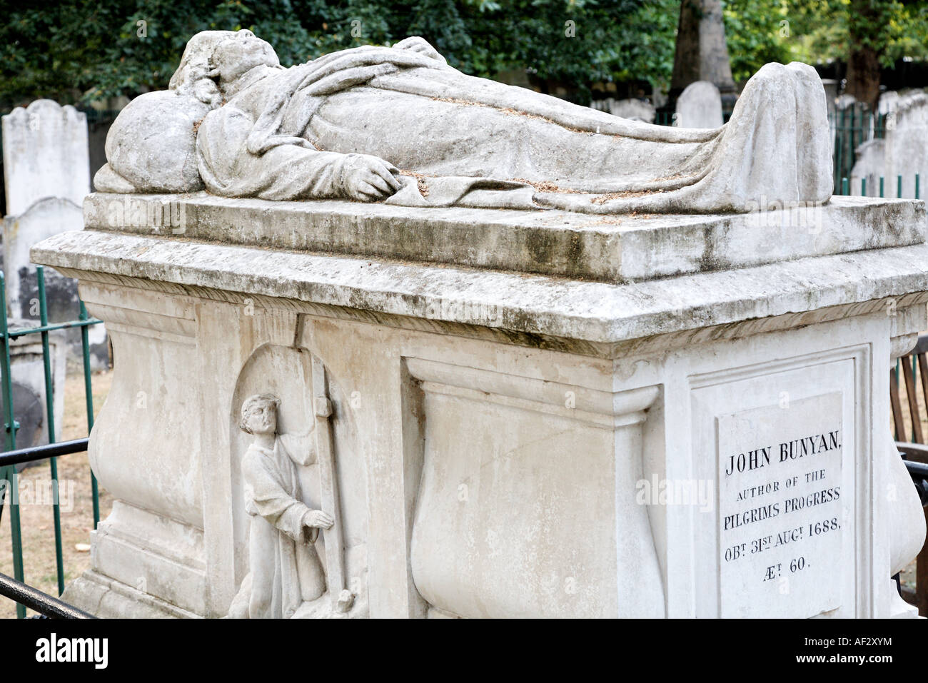 John bunyan grave hi-res stock photography and images - Alamy