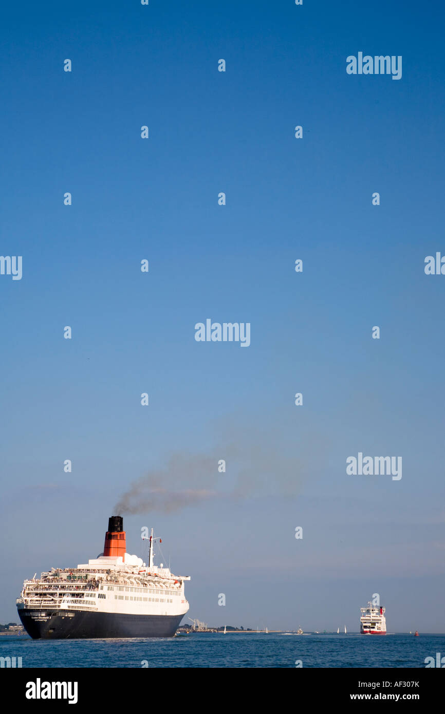 Rms Queen Elizabeth Liner High Resolution Stock Photography and Images ...