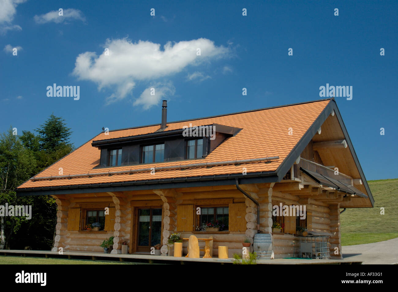 The perfect log cabin Stock Photo - Alamy