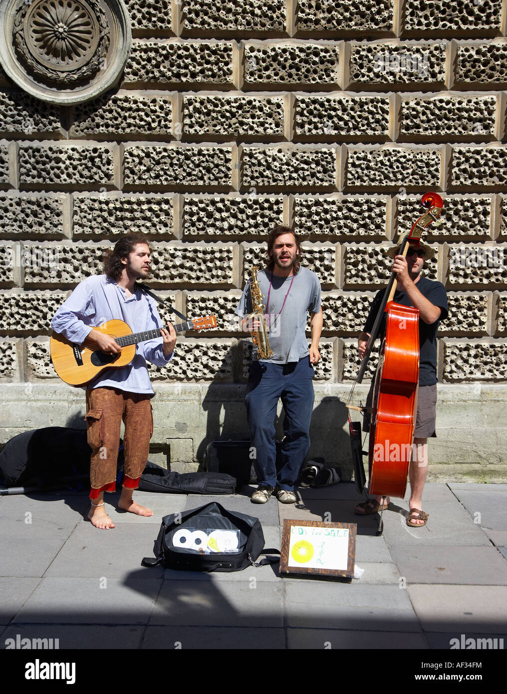 Street Musicians outside Bath Abbey, Bath, England, UK Stock Photo - Alamy