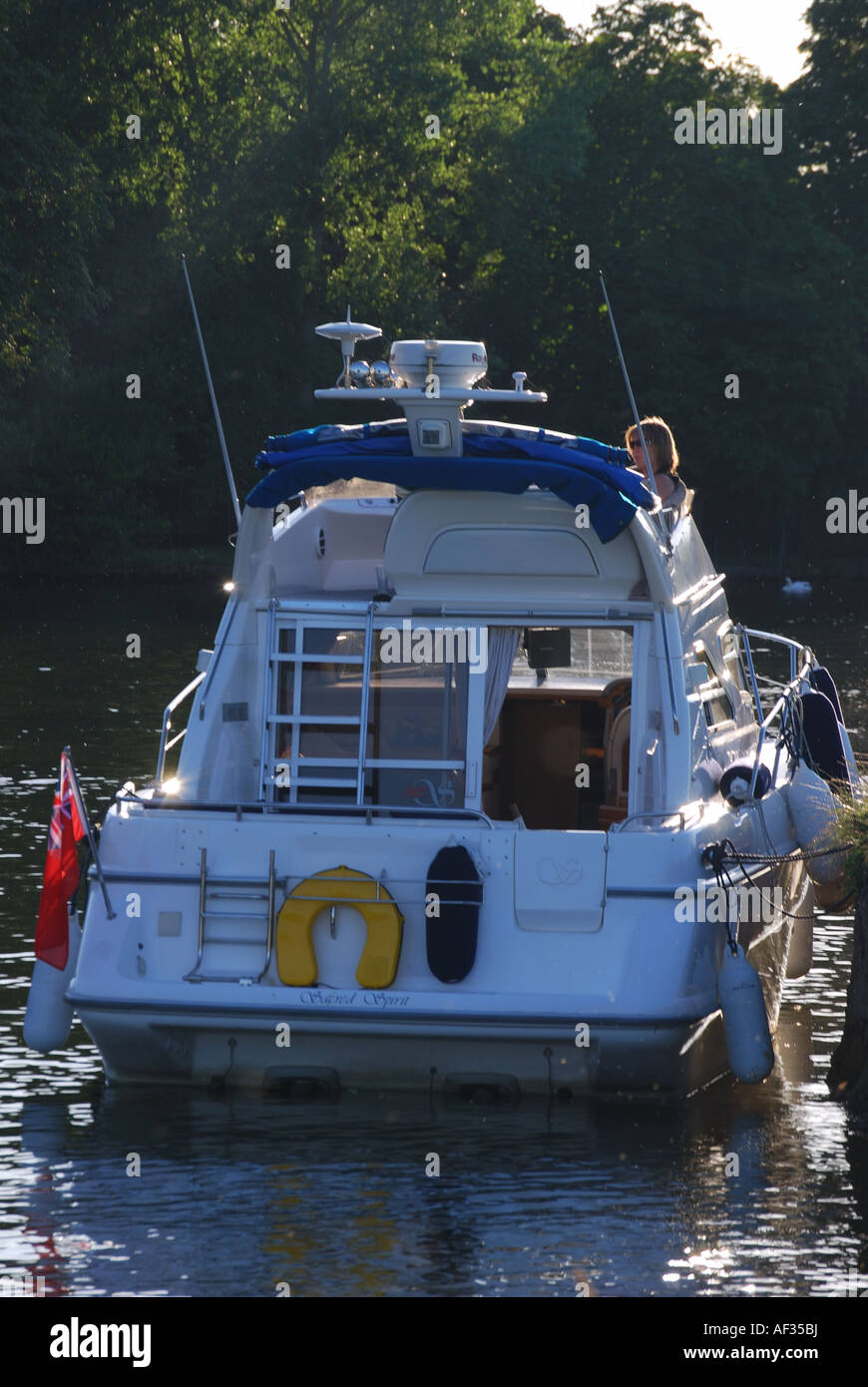 River thames windsor hi-res stock photography and images - Alamy