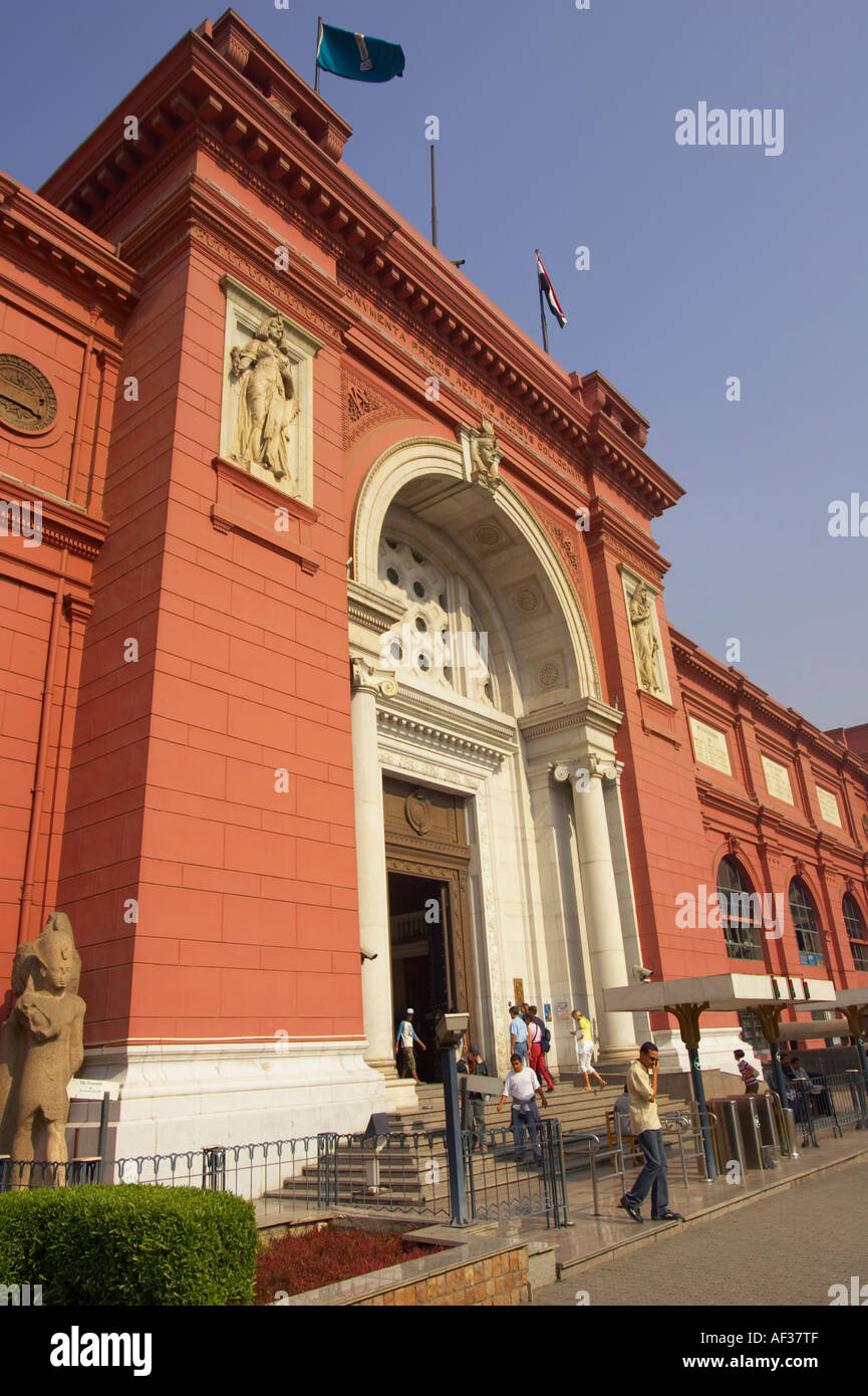 Exterior View of the Egyptian Museum in Cairo Stock Photo - Alamy