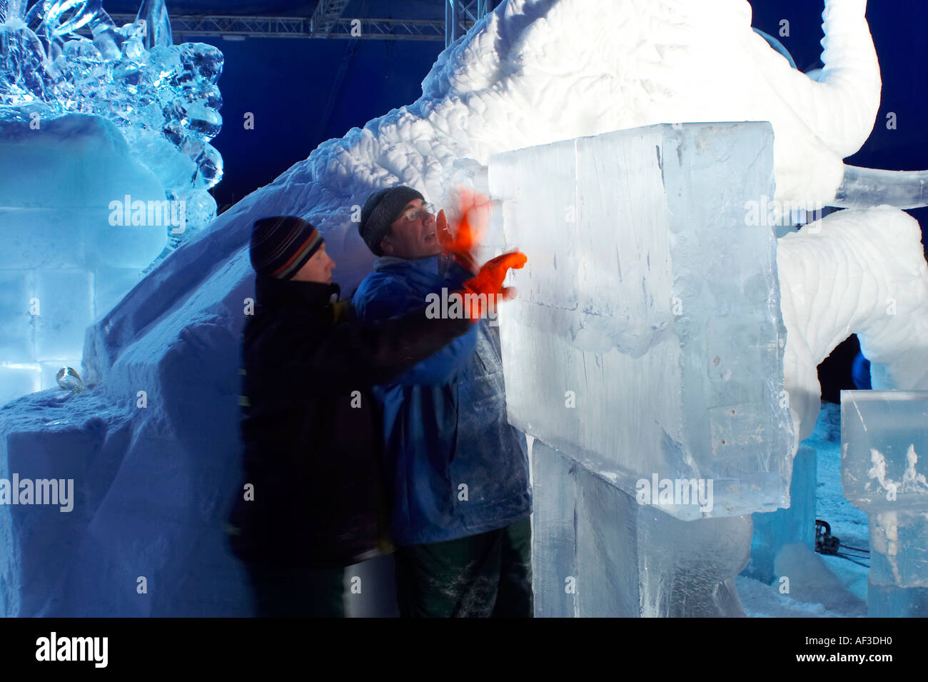 Ice sculptor woman hi-res stock photography and images - Alamy