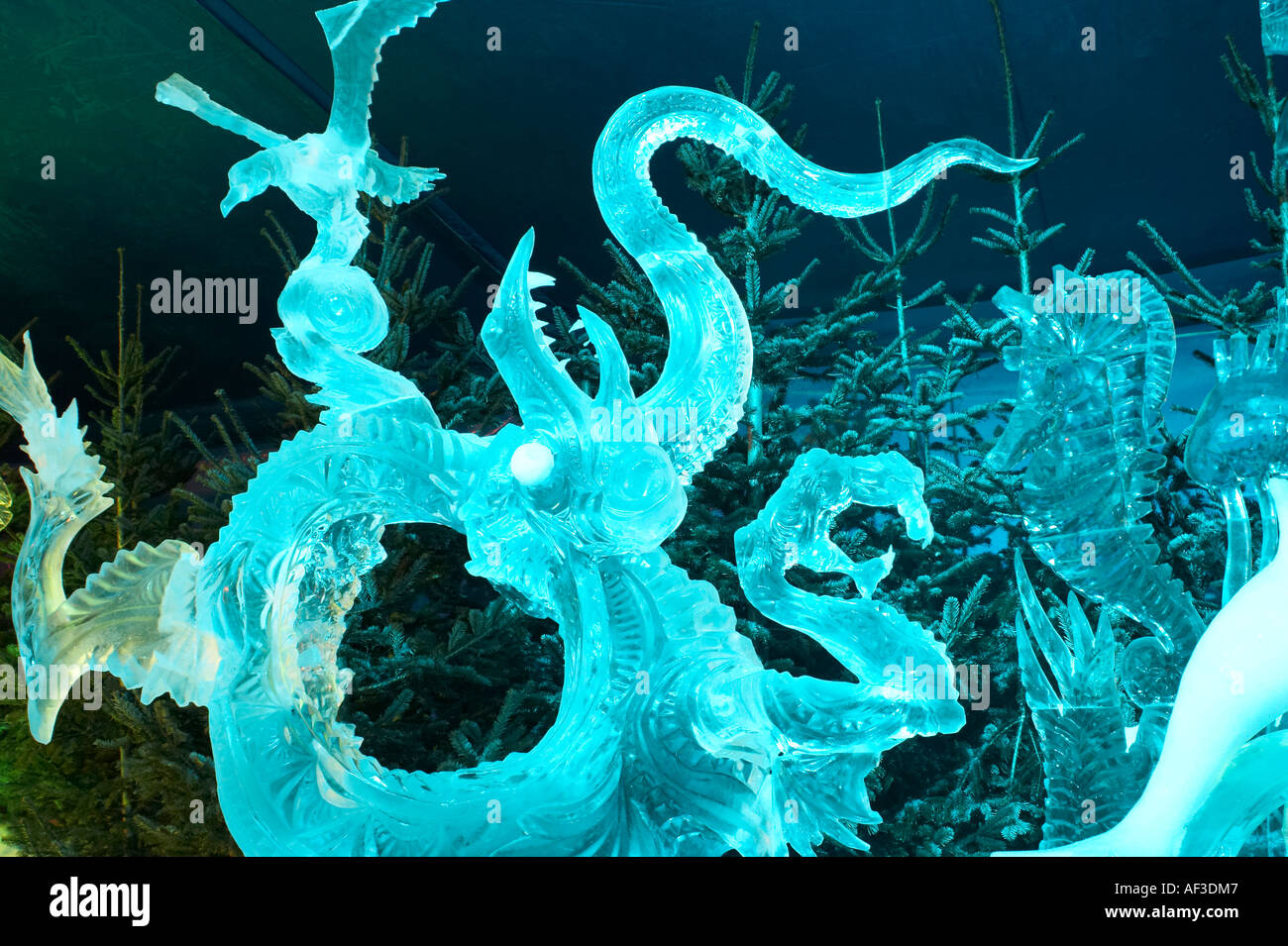 Ice sculptures dragon hi-res stock photography and images - Alamy