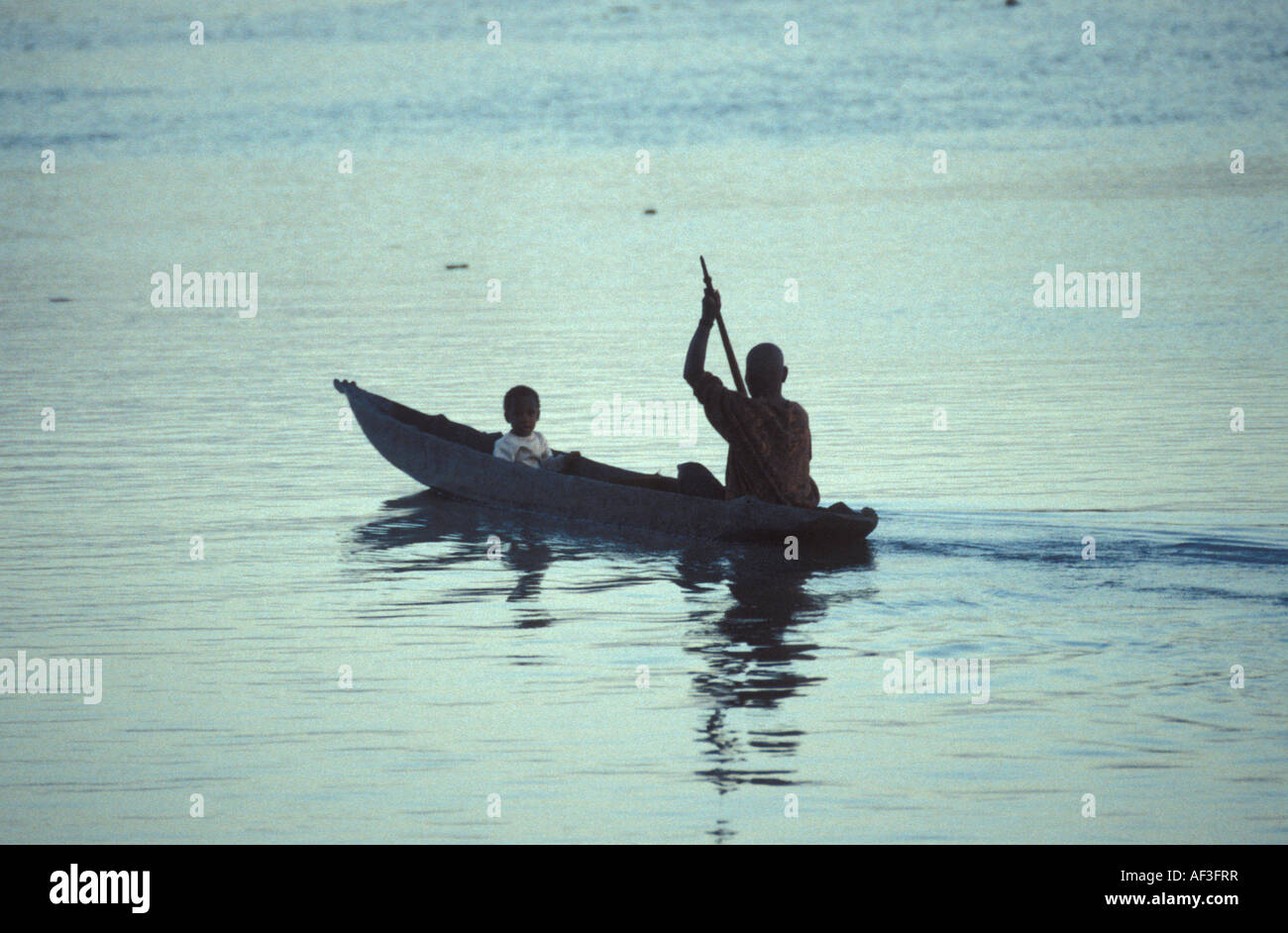 Papua new guinea sepik river canoe hi-res stock photography and images ...