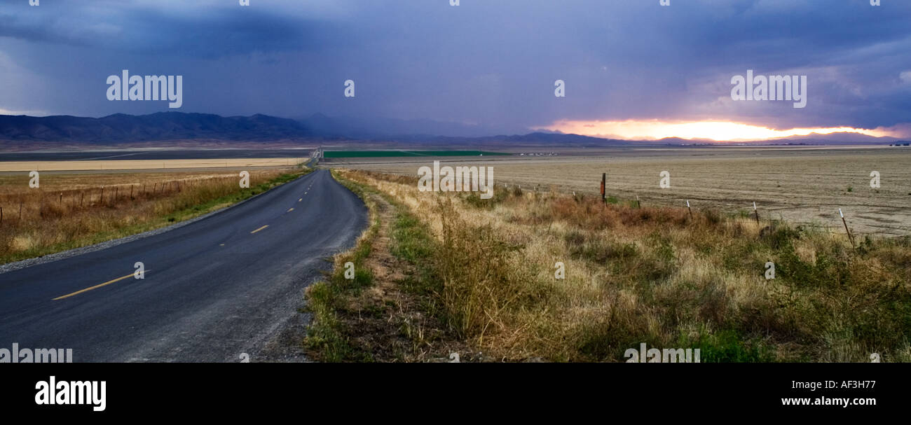 The setting sun peeks through storm clouds on State Road 41 in Central ...
