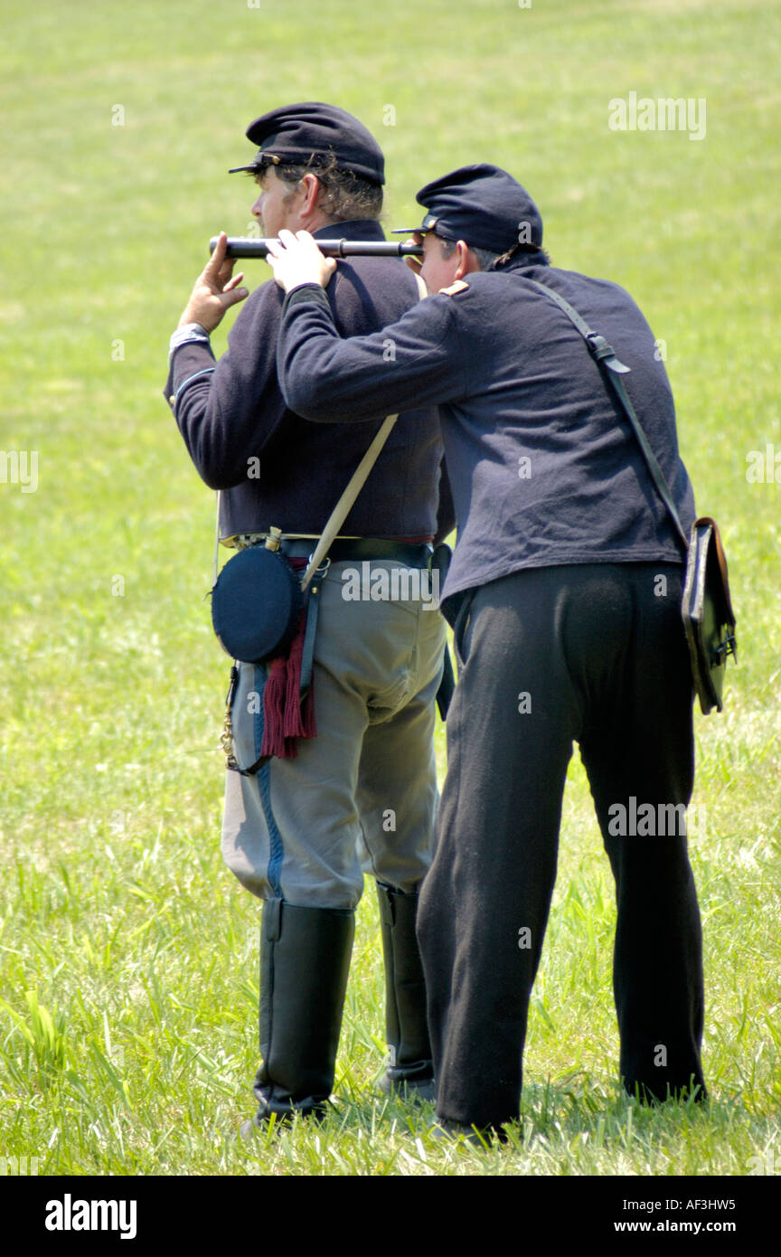 Army telescope hi-res stock photography and images - Alamy