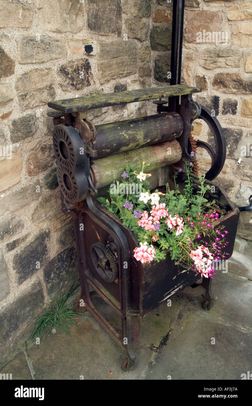 Washing mangle hi-res stock photography and images - Alamy
