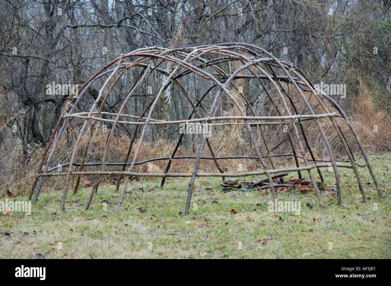 Native american huts hi-res stock photography and images - Alamy