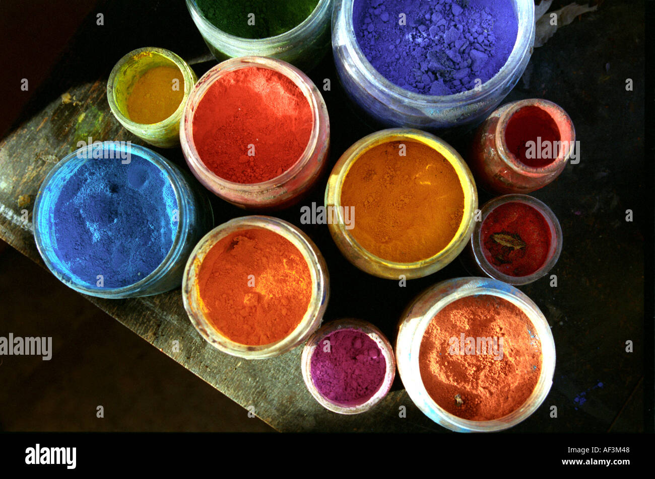 Artist's powder paints Stock Photo - Alamy